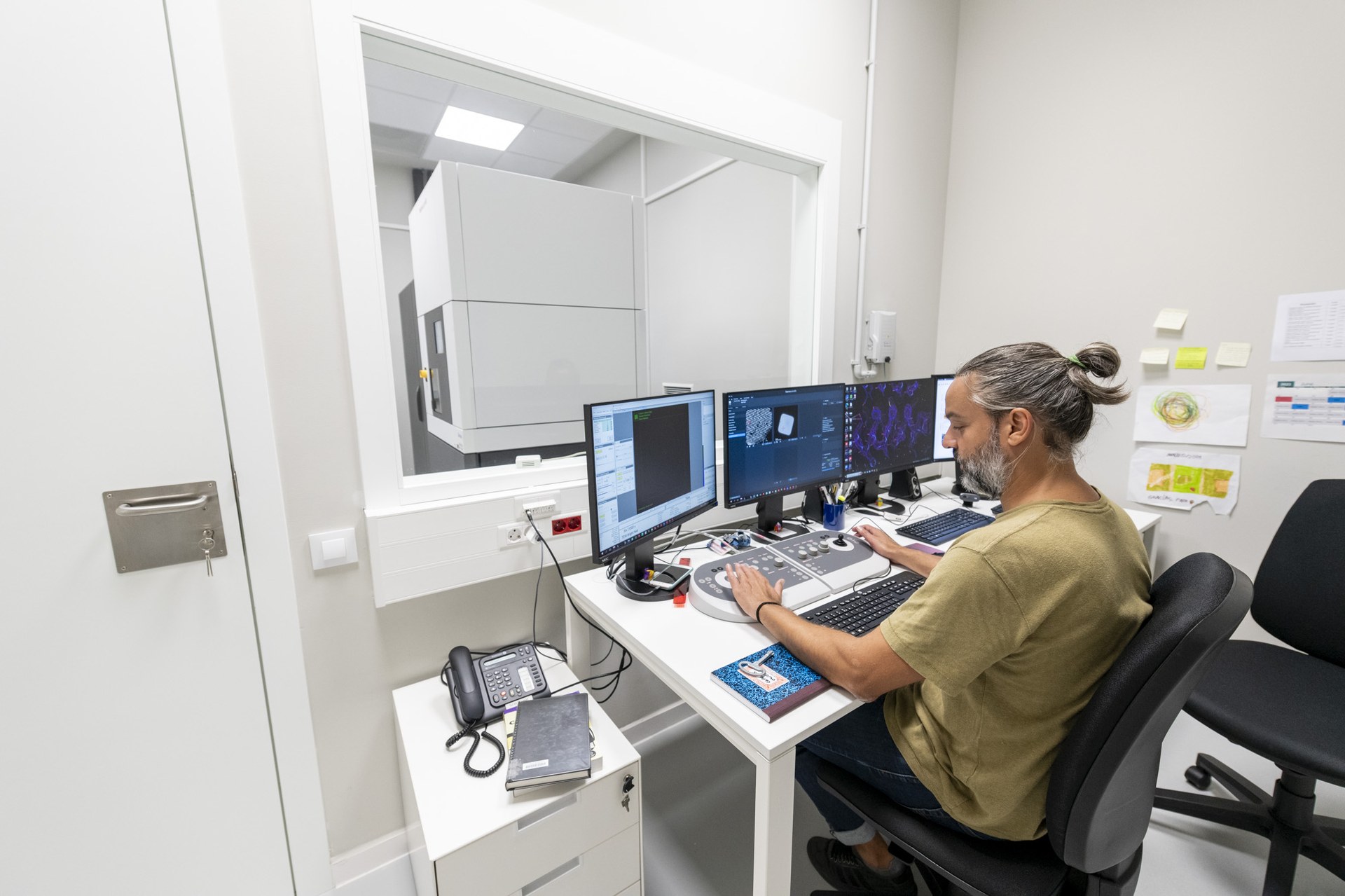 Electron Microscopes - ALBA Synchrotron