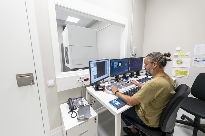 EM01-CRYO-TEM - Sincrotrón ALBA